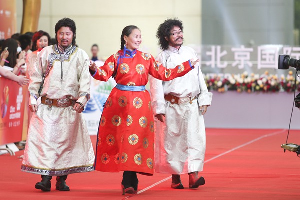 Cast members of Norjmaa in ethnic costumes hit the Red Carpet of the ...
